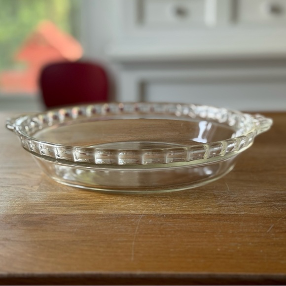 Pyrex | Kitchen | Vintage Clear Glass Pyrex Pie Plate Classic Fluted ...